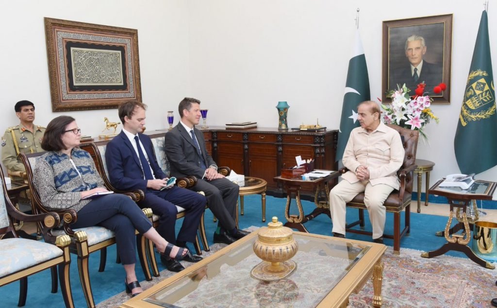 British High Commissioner meets Prime Minister Pakistan
