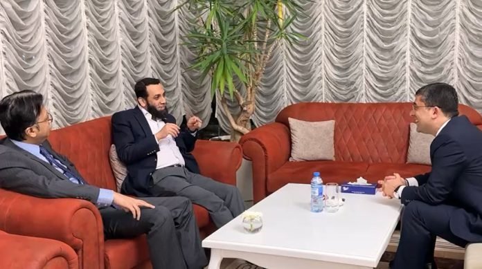 Interior Minister Tarar Arrives in Baku to Represent Pakistan at D-8 Forum